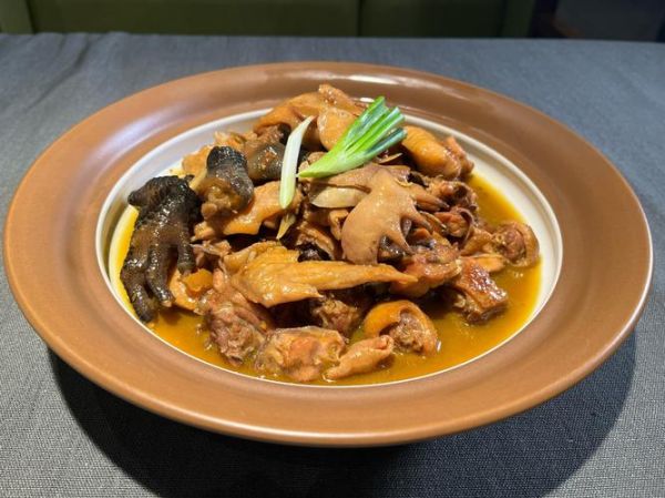 爆炒小公鸡怎么做才好吃_正宗做法步骤详解-第2张图片-山城妙识