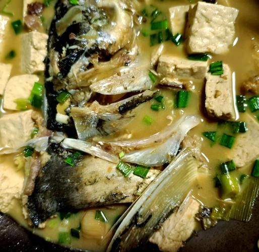 炖胖头鱼的家常做法_胖头鱼怎么炖不腥-第1张图片-山城妙识