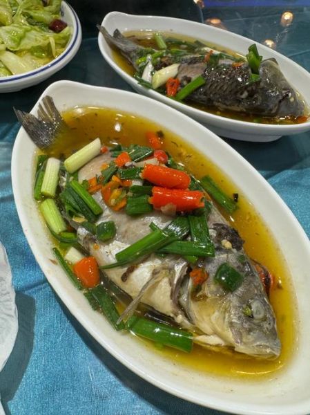 葱烤鲫鱼怎么做_正宗做法步骤-第2张图片-山城妙识