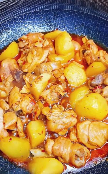 土豆炖鸡块怎么做_土豆炖鸡块的家常做法-第3张图片-山城妙识