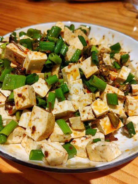 小葱拌豆腐怎么做_小葱拌豆腐用老豆腐还是嫩豆腐-第2张图片-山城妙识 小葱拌豆腐怎么做_小葱拌豆腐用老豆腐还是嫩豆腐-第2张图片-山城妙识