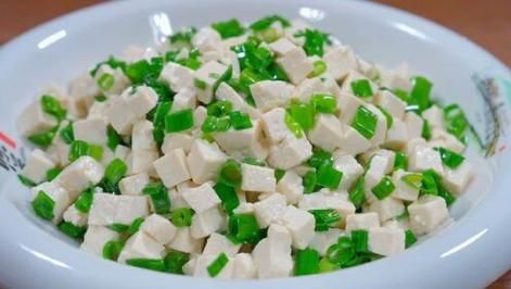 小葱拌豆腐怎么做_小葱拌豆腐用老豆腐还是嫩豆腐-第3张图片-山城妙识 小葱拌豆腐怎么做_小葱拌豆腐用老豆腐还是嫩豆腐-第3张图片-山城妙识