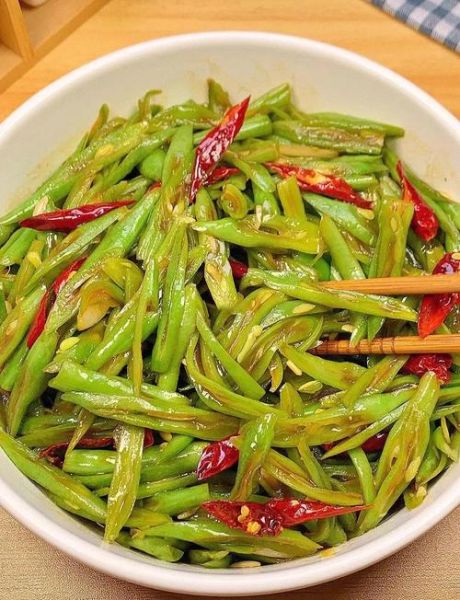 炒四季豆怎么炒才好吃_四季豆要不要焯水-第3张图片-山城妙识