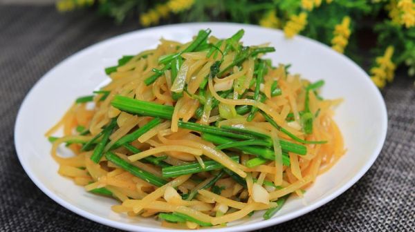 芹菜炒土豆丝怎么做_芹菜炒土豆丝的家常做法-第3张图片-山城妙识 芹菜炒土豆丝怎么做_芹菜炒土豆丝的家常做法-第3张图片-山城妙识