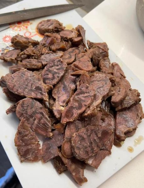 卤牛腱子肉怎么做好吃_卤牛腱子肉需要焯水吗-第1张图片-山城妙识