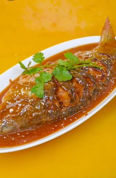 红烧鲤鱼怎么做_清蒸鲤鱼的家常做法-第3张图片-山城妙识