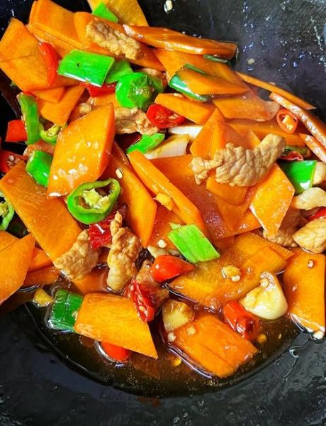 胡萝卜炒肉怎么炒好吃_家常做法步骤-第1张图片-山城妙识