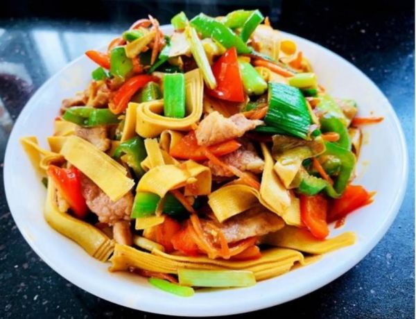 家常炒豆腐皮怎么炒好吃_豆腐皮炒多久才入味-第3张图片-山城妙识