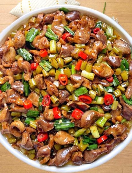 酸豆角炒鸡胗怎么做_鸡胗怎么炒才脆嫩-第1张图片-山城妙识