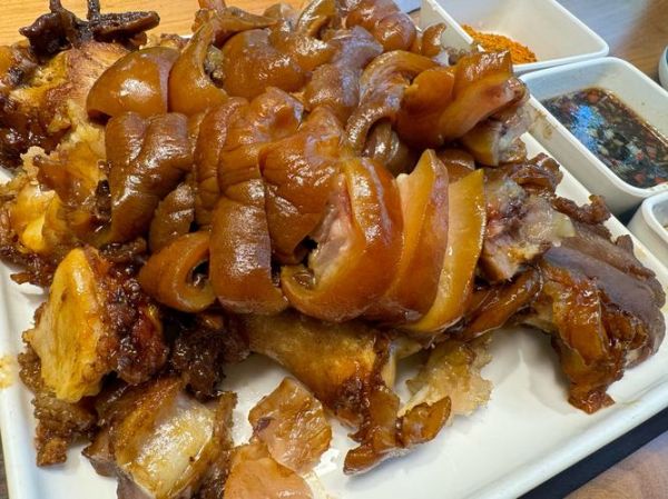 红烧牛蹄的家常做法_红烧牛蹄怎么做好吃-第1张图片-山城妙识