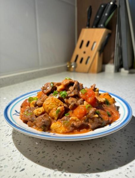 西红柿炒牛肉怎么做_西红柿炒牛肉家常做法-第2张图片-山城妙识