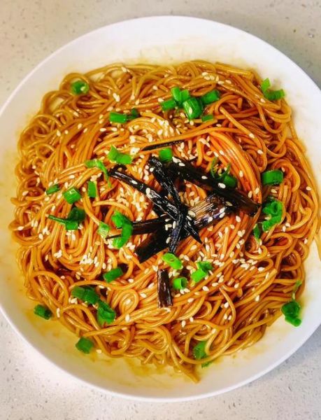 葱油拌面怎么做_正宗葱油拌面做法-第1张图片-山城妙识