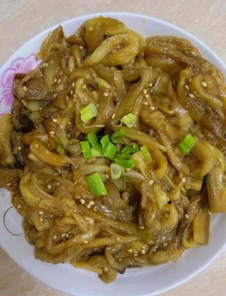 炒茄子丝怎么做好吃_茄子丝要不要先焯水-第2张图片-山城妙识