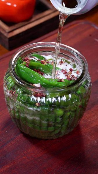 醋泡辣椒怎么做_醋泡辣椒可以保存多久-第2张图片-山城妙识