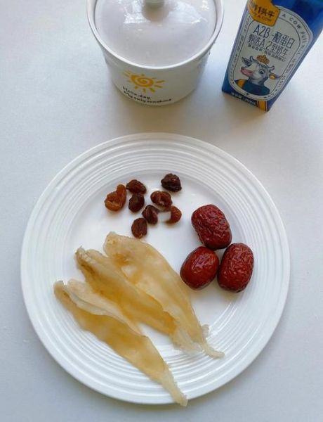 牛奶炖花胶怎么做_花胶炖牛奶的正确步骤-第1张图片-山城妙识