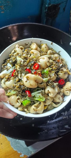 酸菜肥肠怎么做_肥肠去腥技巧-第2张图片-山城妙识