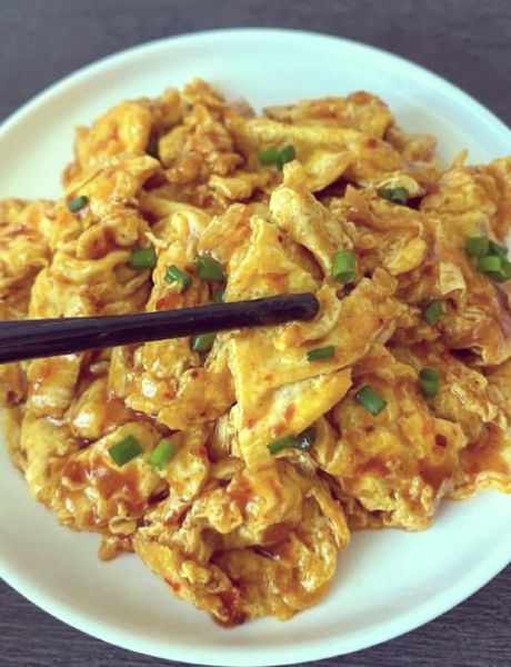 炒鸡蛋怎么炒才蓬松_炒鸡蛋需要加水吗-第1张图片-山城妙识