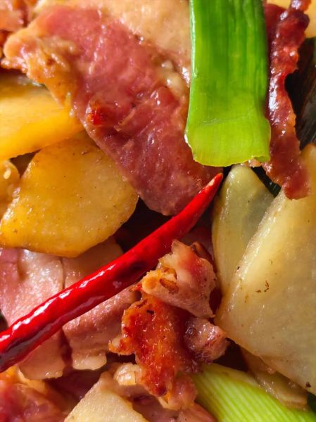 培根怎么炒好吃_家常培根炒菜做法大全-第1张图片-山城妙识