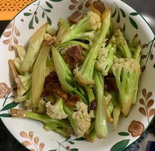 培根怎么炒好吃_家常培根炒菜做法大全-第2张图片-山城妙识