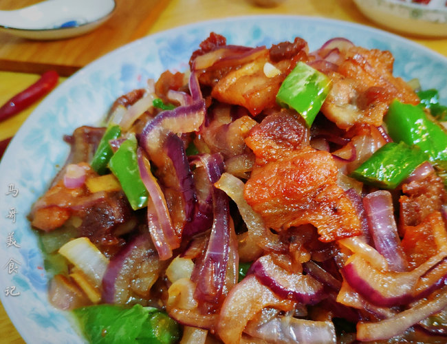 洋葱回锅肉怎么做_回锅肉用洋葱还是青椒-第1张图片-山城妙识