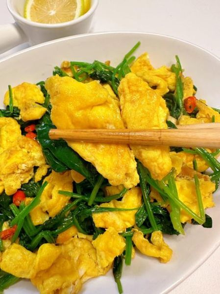 菠菜炒鸡蛋怎么做_菠菜炒鸡蛋家常做法-第3张图片-山城妙识 菠菜炒鸡蛋怎么做_菠菜炒鸡蛋家常做法-第3张图片-山城妙识