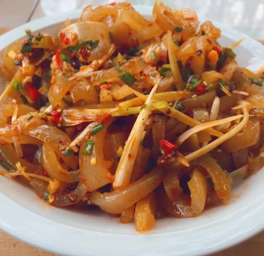 凉拌猪皮怎么做_猪皮焯水多久才脆弹-第3张图片-山城妙识