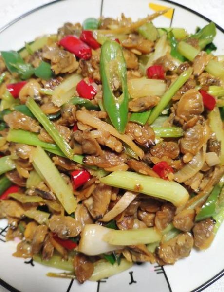 芹菜怎么炒好吃_芹菜炒肉的家常做法-第2张图片-山城妙识