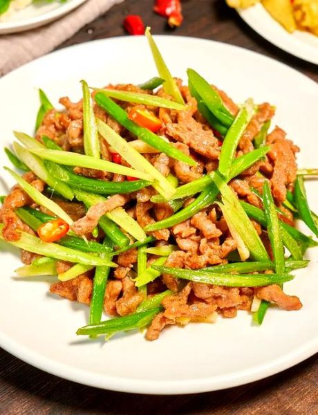 蒜苔炒牛肉怎么做_蒜苔炒牛肉的家常做法-第1张图片-山城妙识