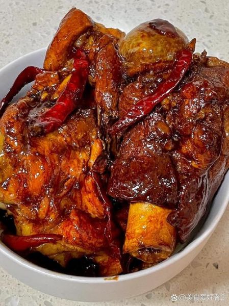 卤大骨头怎么做好吃_卤大骨头配料有哪些-第3张图片-山城妙识