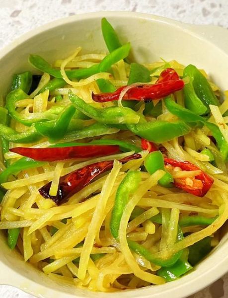 尖椒土豆丝怎么做_土豆丝怎么炒才脆-第1张图片-山城妙识