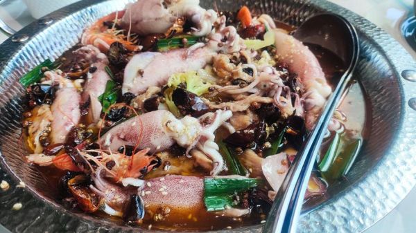 水煮三鲜怎么做_水煮三鲜用什么海鲜-第2张图片-山城妙识