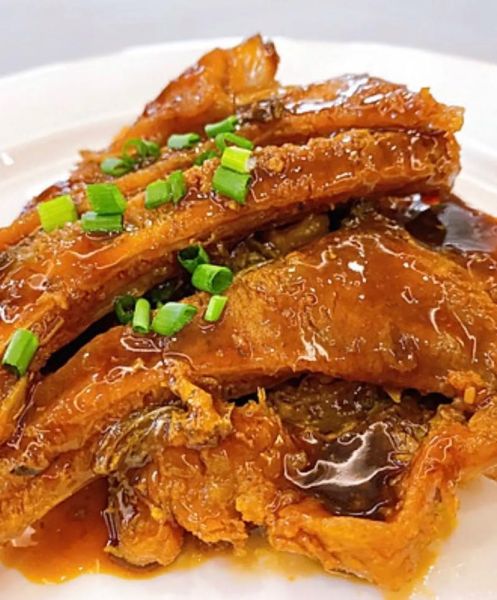 焖酥鱼的家常做法_焖酥鱼怎么做好吃又酥-第2张图片-山城妙识