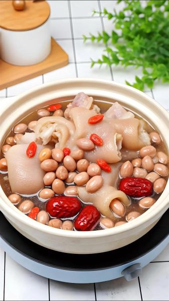 花生炖猪蹄的做法_猪蹄怎么炖才软糯-第1张图片-山城妙识 花生炖猪蹄的做法_猪蹄怎么炖才软糯-第1张图片-山城妙识