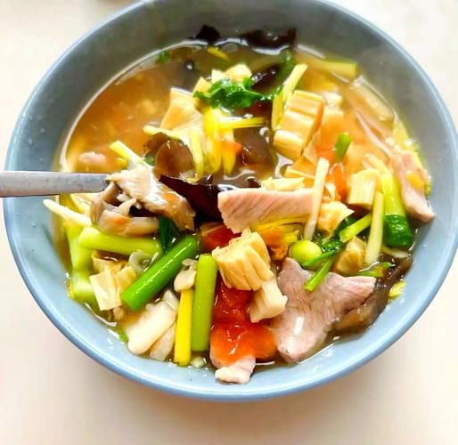 连汤肉片怎么做才正宗_连汤肉片的家常做法-第3张图片-山城妙识