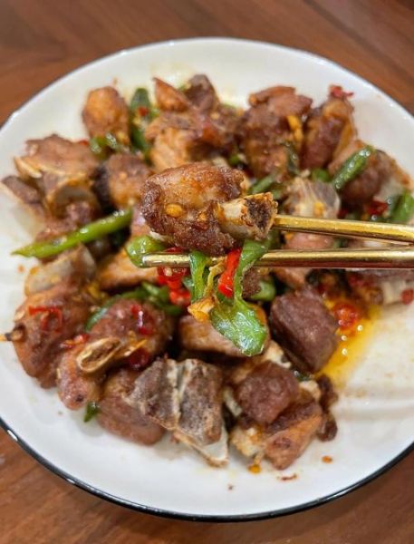 香辣排骨怎么做才正宗_正宗香辣排骨的配方比例-第3张图片-山城妙识