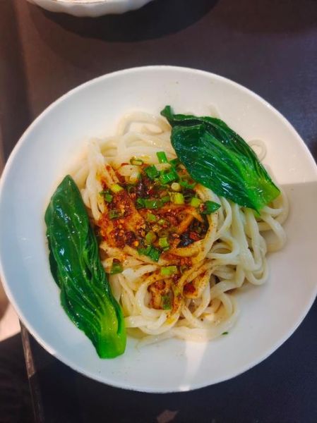 油泼面怎么做_正宗油泼面做法视频-第1张图片-山城妙识 油泼面怎么做_正宗油泼面做法视频-第1张图片-山城妙识