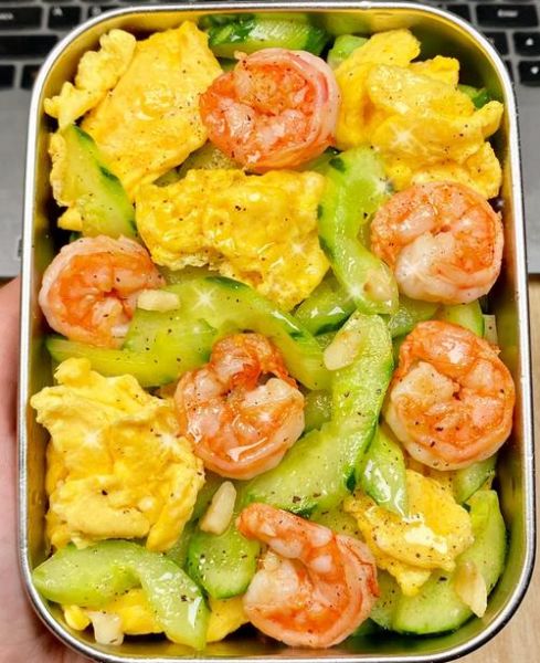 虾仁炒黄瓜怎么做_虾仁炒黄瓜的家常做法-第3张图片-山城妙识