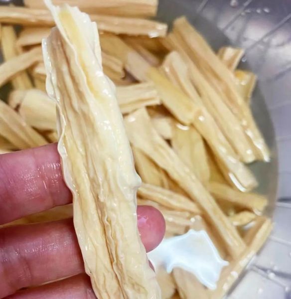 腐竹怎么泡发_腐竹的家常做法大全-第1张图片-山城妙识