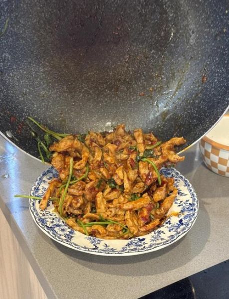 宫爆板筋怎么做_宫爆板筋的家常做法-第1张图片-山城妙识