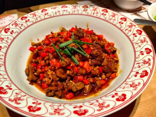 血鸭怎么做才正宗_血鸭最正宗的做法步骤-第1张图片-山城妙识