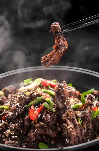 血鸭怎么做才正宗_血鸭最正宗的做法步骤-第3张图片-山城妙识