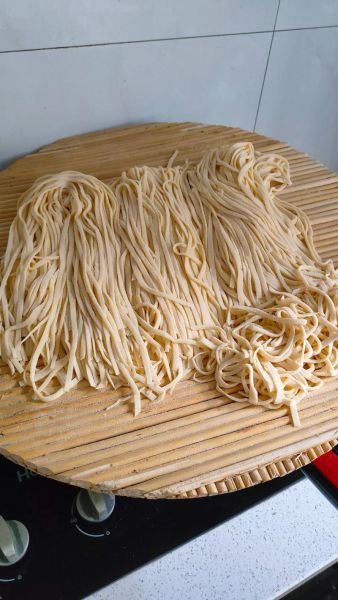 手擀面怎么和面_手擀面要不要加盐-第2张图片-山城妙识 手擀面怎么和面_手擀面要不要加盐-第2张图片-山城妙识