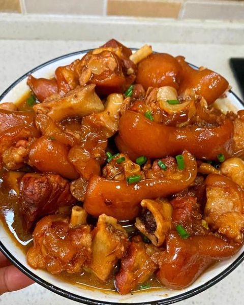 卤猪蹄怎么做_卤猪蹄要焯水吗-第2张图片-山城妙识