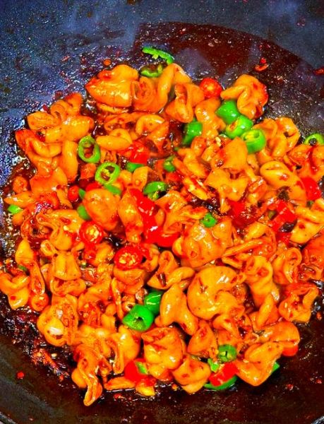 炒肥肠怎么做好吃_肥肠去腥技巧-第1张图片-山城妙识