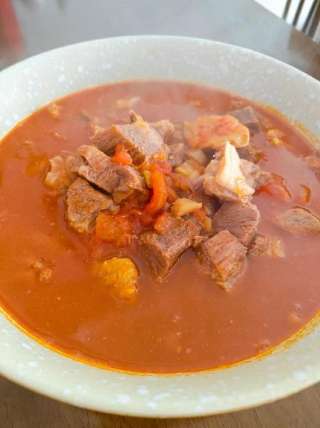 牛肉炖西红柿怎么做_牛肉炖西红柿需要焯水吗-第1张图片-山城妙识 牛肉炖西红柿怎么做_牛肉炖西红柿需要焯水吗-第1张图片-山城妙识