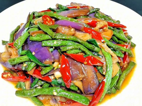 豆角茄子怎么炒好吃_豆角茄子要不要焯水-第1张图片-山城妙识 豆角茄子怎么炒好吃_豆角茄子要不要焯水-第1张图片-山城妙识