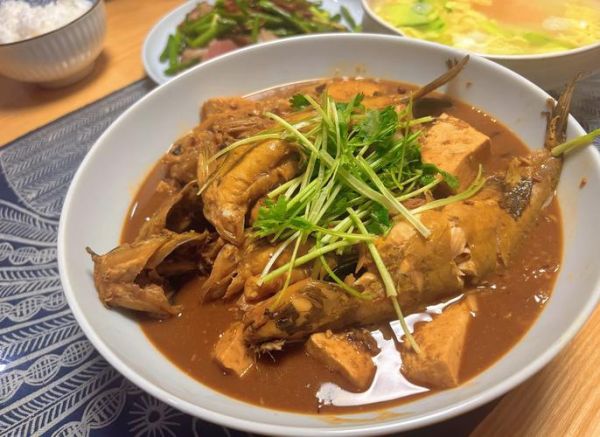 炖杂鱼的家常做法_炖杂鱼怎么做好吃又简单-第2张图片-山城妙识