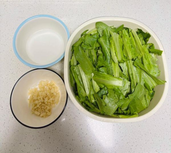蒜蓉油麦菜怎么炒好吃_蒜蓉油麦菜家常做法-第3张图片-山城妙识