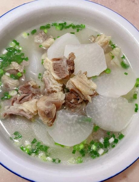 萝卜牛腩怎么炖才软烂入味_萝卜牛腩焯水还是直接炖-第2张图片-山城妙识 萝卜牛腩怎么炖才软烂入味_萝卜牛腩焯水还是直接炖-第2张图片-山城妙识