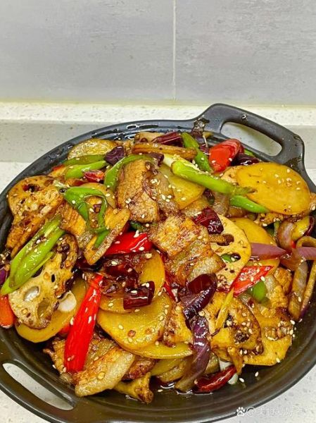 干锅五花肉怎么做_干锅五花肉的家常做法-第2张图片-山城妙识